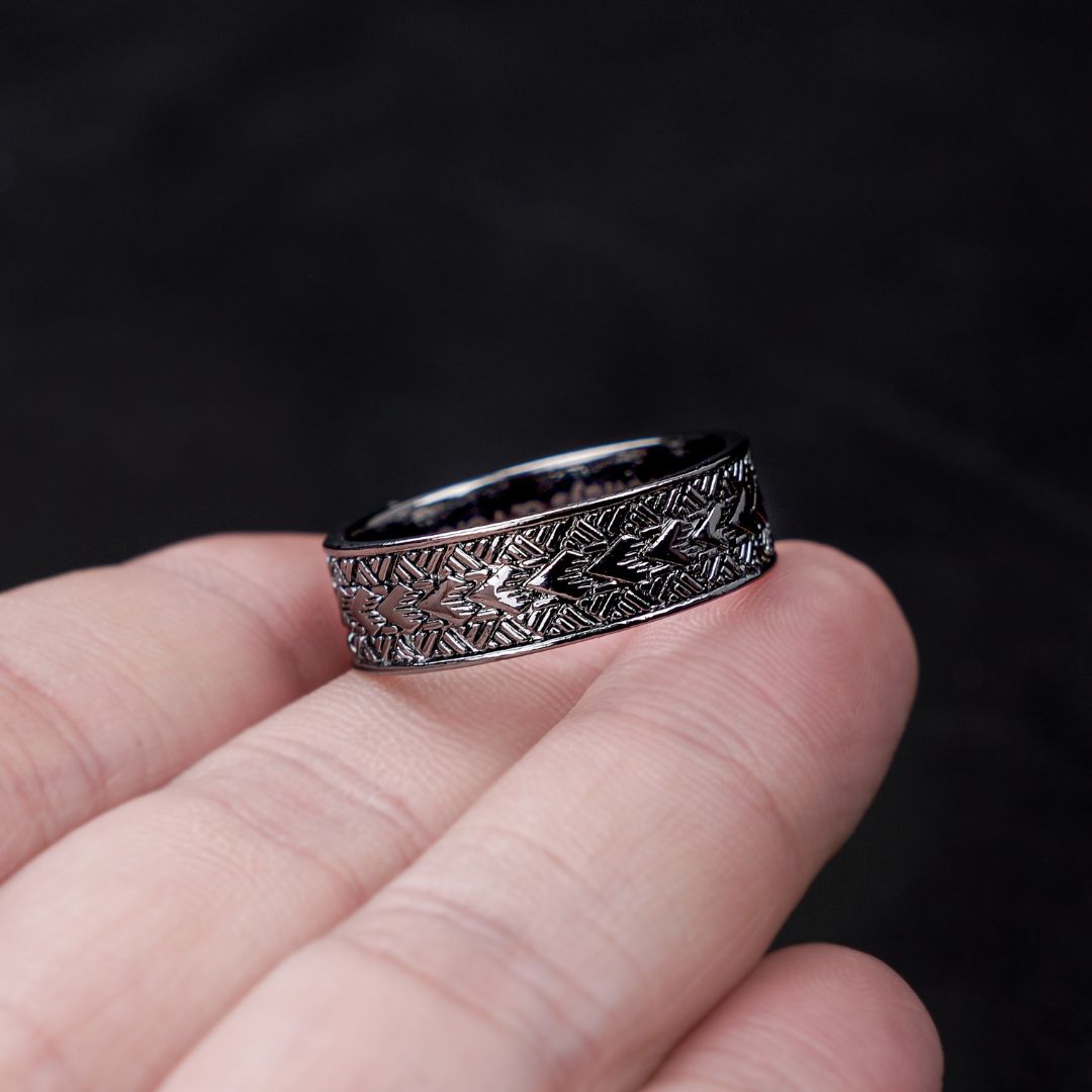 Custom Polynesian Ring - Samoan Arrow Pattern Wedding Band